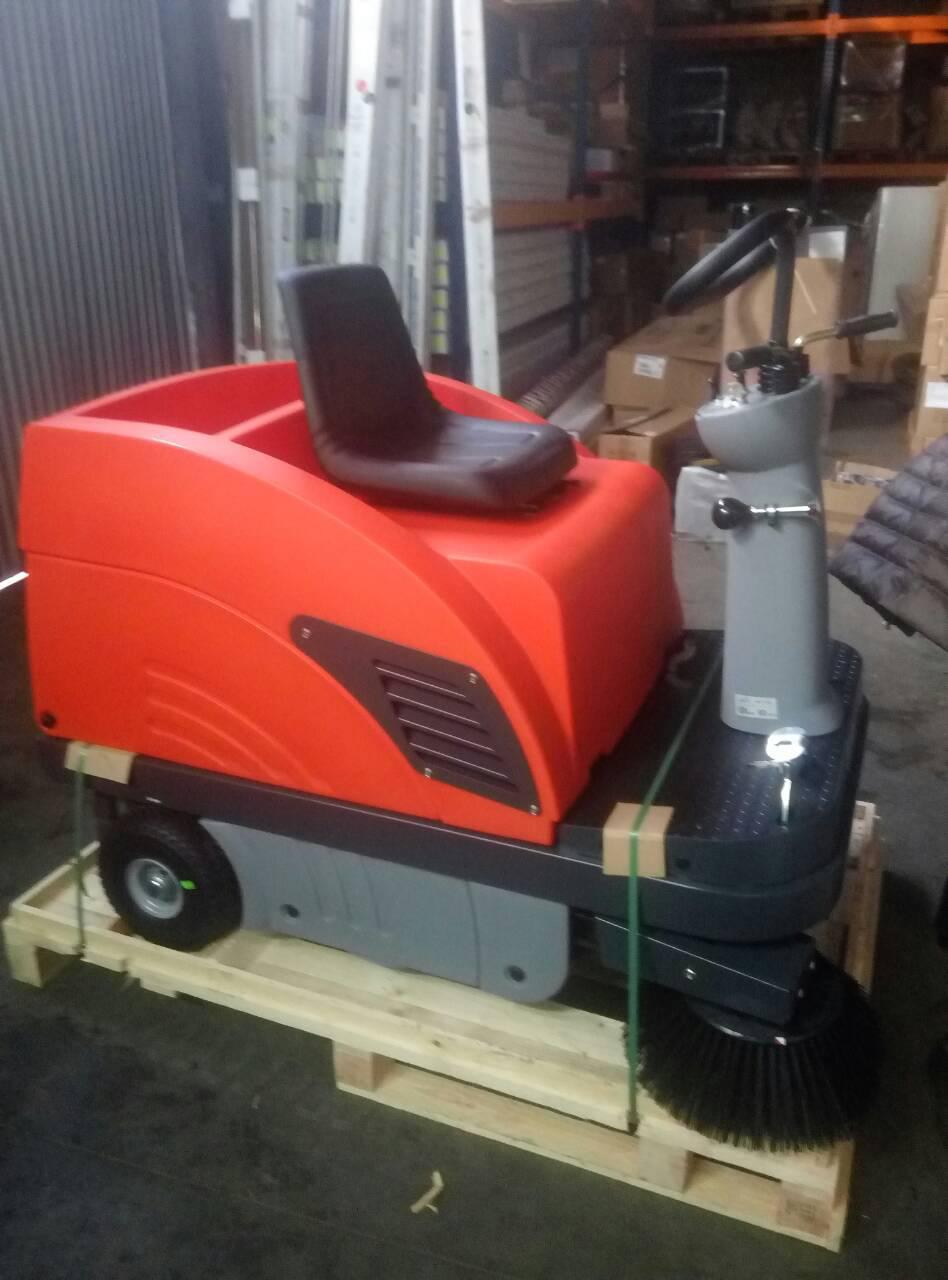 Купити Підмітальна машина HAKO Sweepmaster B980R (АКБ), ціна 582000 грн ...