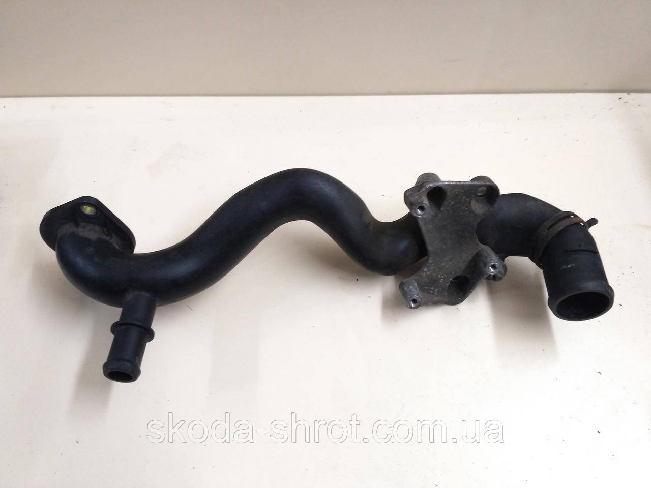 Патрубок двигателя BFQ или AVU 06А122481 пластиковый, 06A122481 VAG ...