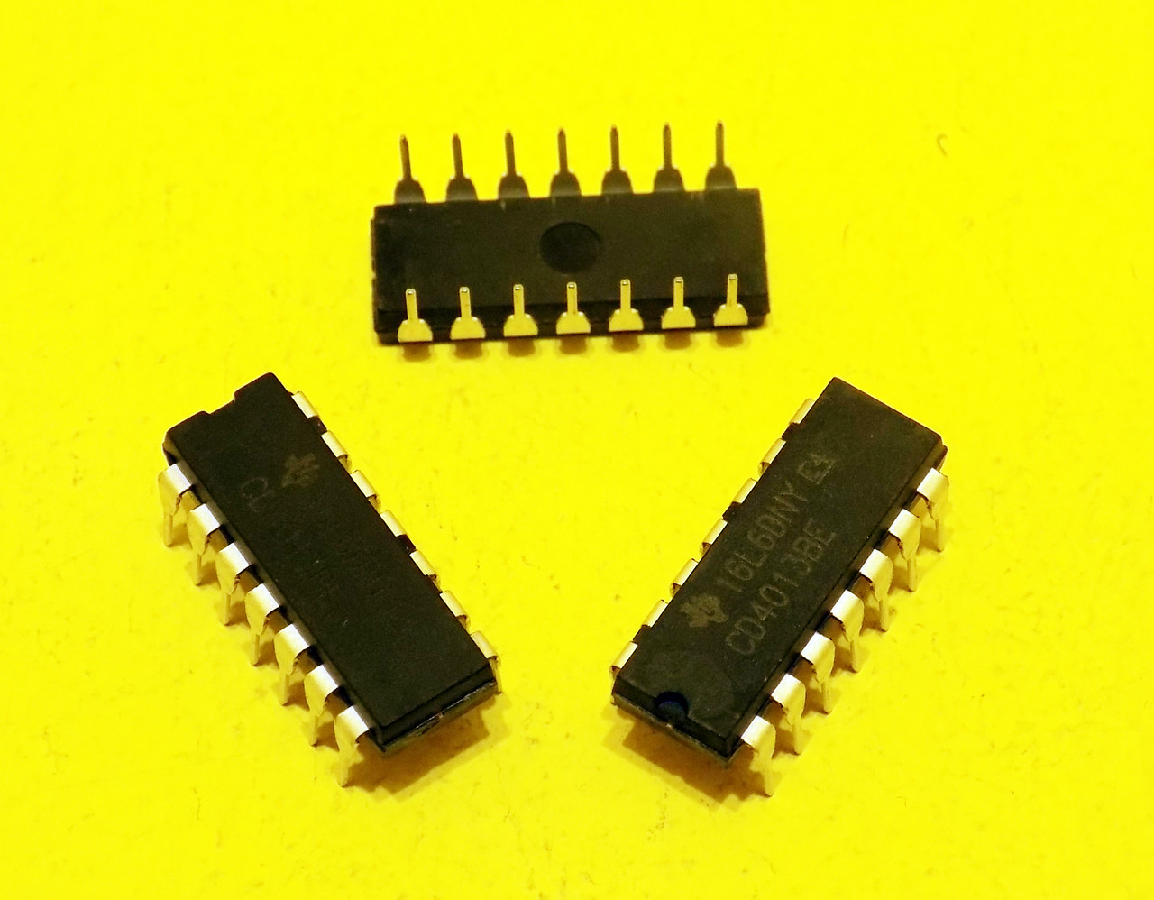 CD4013BE: продажа, цена в Днепропетровской области. Наборы и компоненты ...