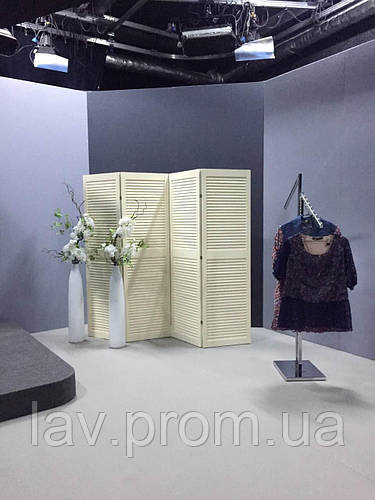 Деревянная ширма-примерочная и фотозона для выставки., цена 1050 грн ...