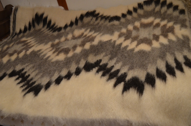 Изделия из натуральной овечьей шерсти. Носочки, одеяла и пледы из ...