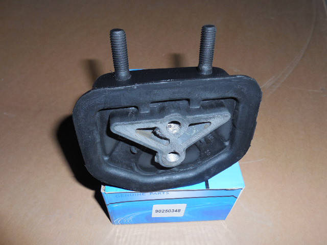 Купить Подушка двигателя LANOS, Ланос правая "Genuine" 90250348, цена ...