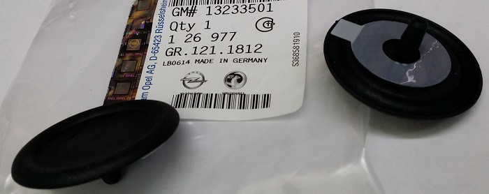 Буфер задньої відкидної двері та кузова (на кузові) GM 13233501 OPEL ...