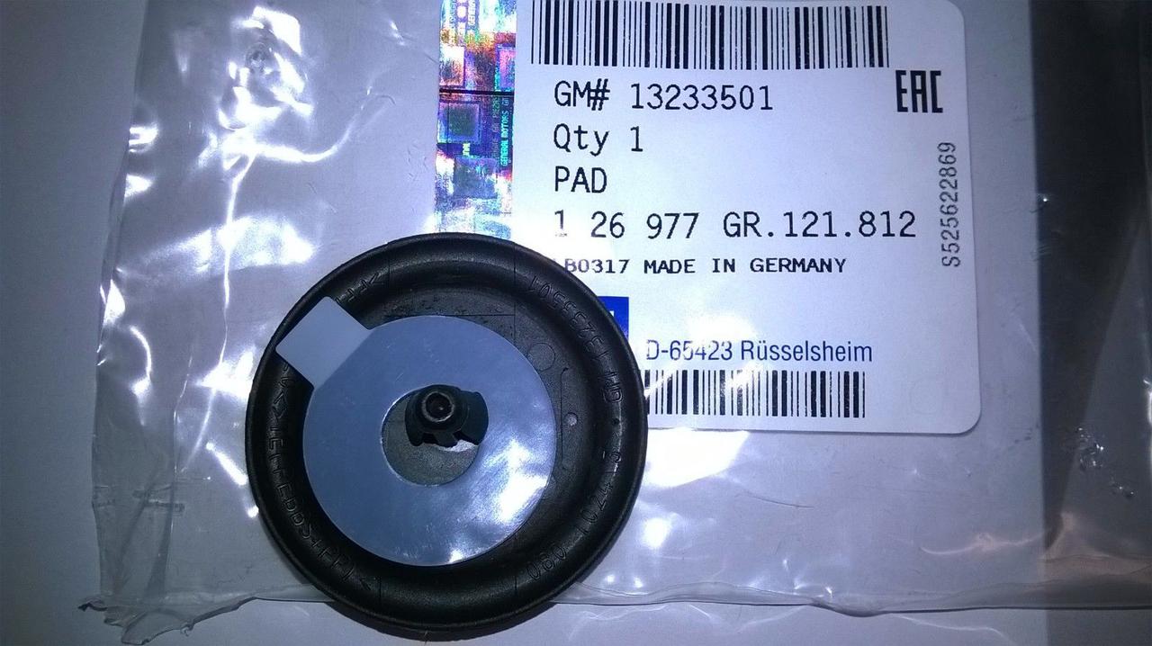 Буфер задньої відкидної двері та кузова (на кузові) GM 13233501 OPEL ...