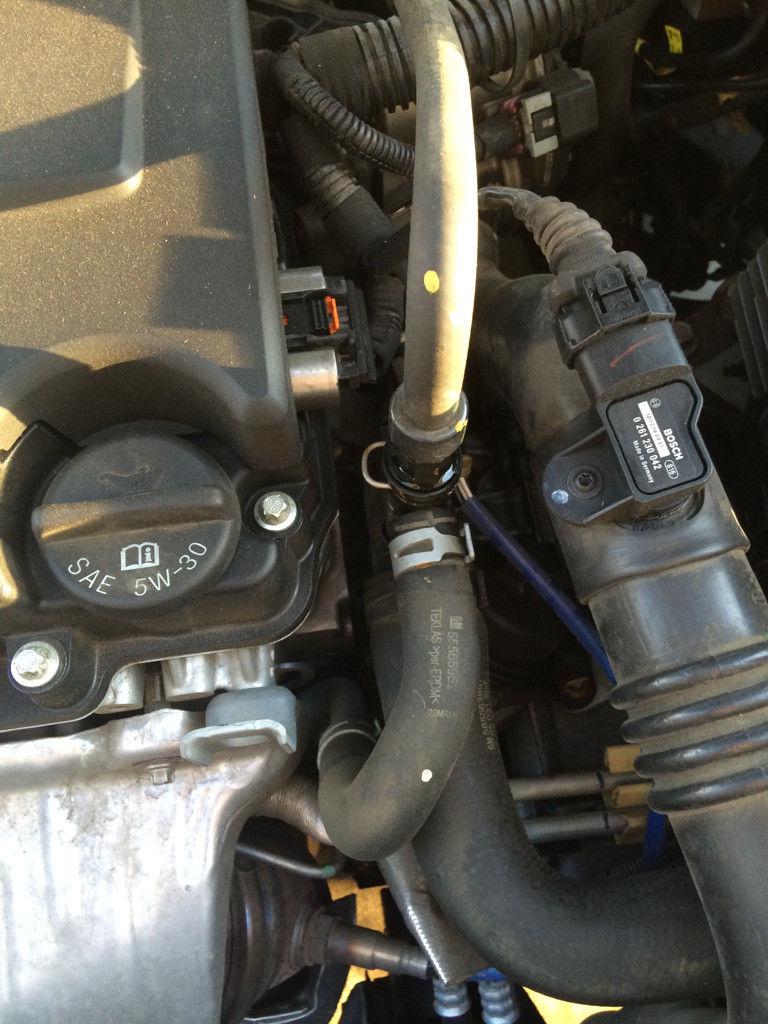 Патрубок отвода газов от расширительного бачка GM 13251447 A14NEL ...