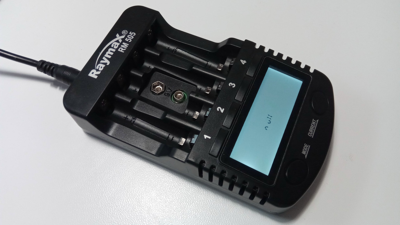 Зарядное устройство интеллектуальное Raymax RM505(4xAA/4xAAA/КРОНА) Ni-MH/Ni-CD (с тестом ...