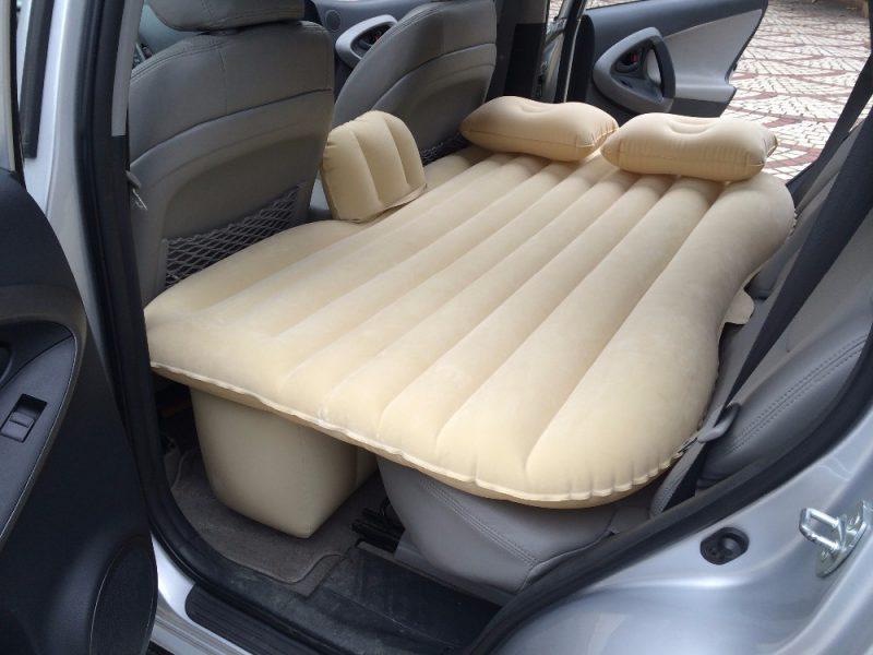 Надувной диван на заднее сиденье автомобиля - 80 фото