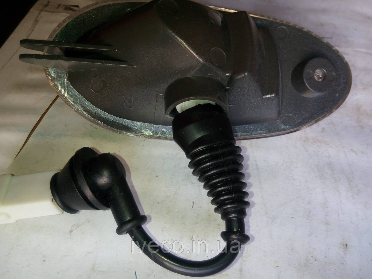 Фонарь габаритный солнцезащитного козырька Iveco Траккер Стралис Карго ...