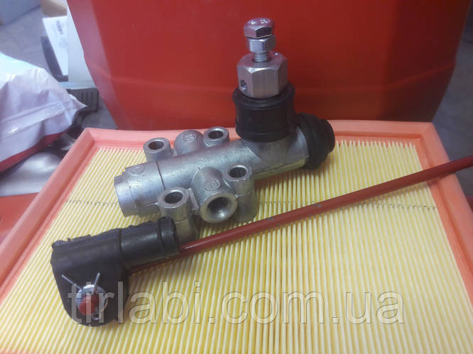 Купить Кран уровня пола прицепа SV1307 механический универсальный DAF ...