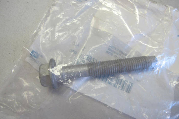 Болт M12 X 80 крепления рычага подвески GM 4804741 11589279 OPEL ASTRA ...