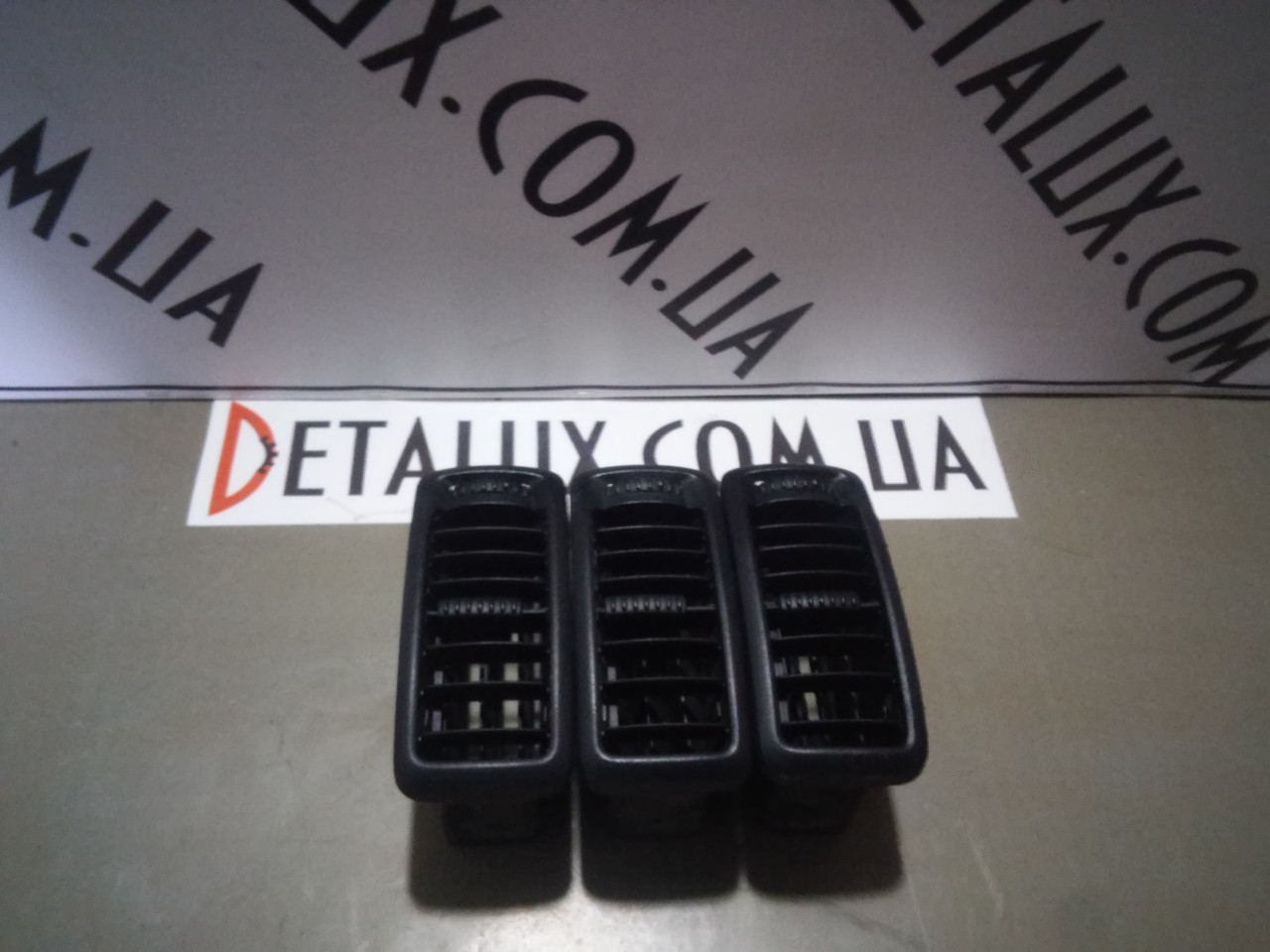 Купить Дефлектор воздуха с торпеды, 7701054458, 7701065003, 7701054458 ...