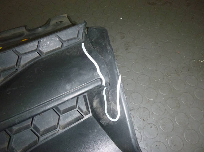 Решетка радиатора Renault SANDERO 2 2013-2016 (Рено Сандеро 2 ...