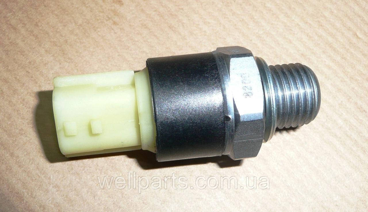 Купить Датчик давления масла на Рено Дастер Renault 8200671272 ...
