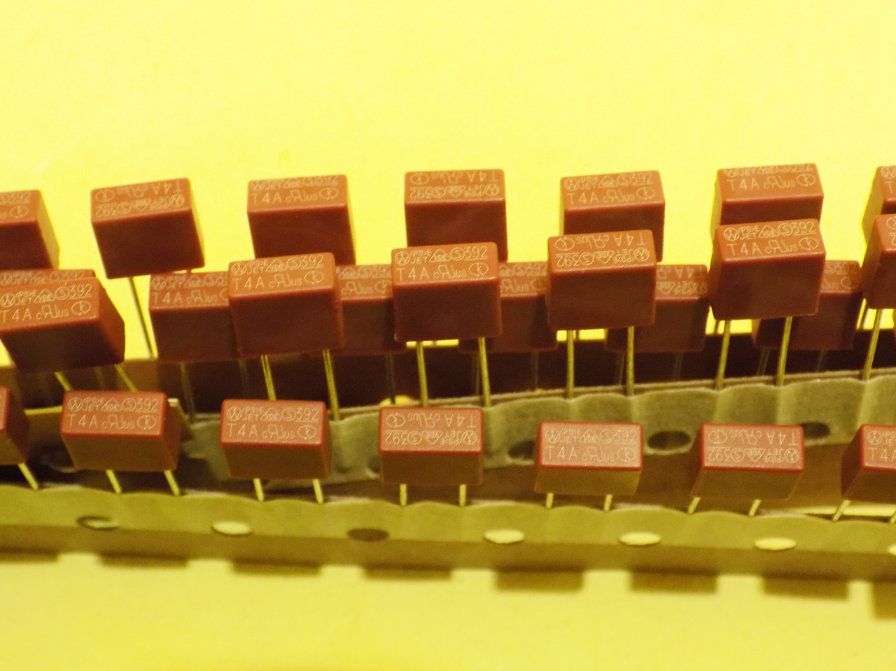 Купить Предохранитель T4A 250V 4А, цена 4 ₴ — Prom.ua (ID#698025827)