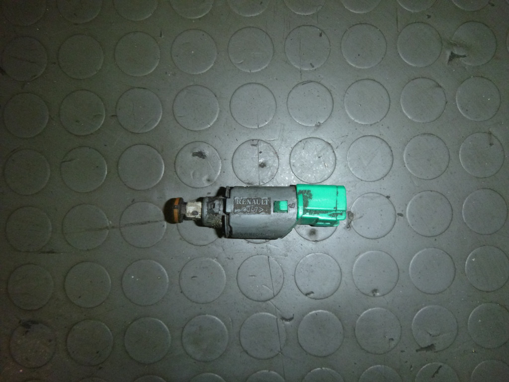 Датчик стопів (жабка) OPEL VIVARO 2001-2006 (Опель Віваро), 8200168240 ...