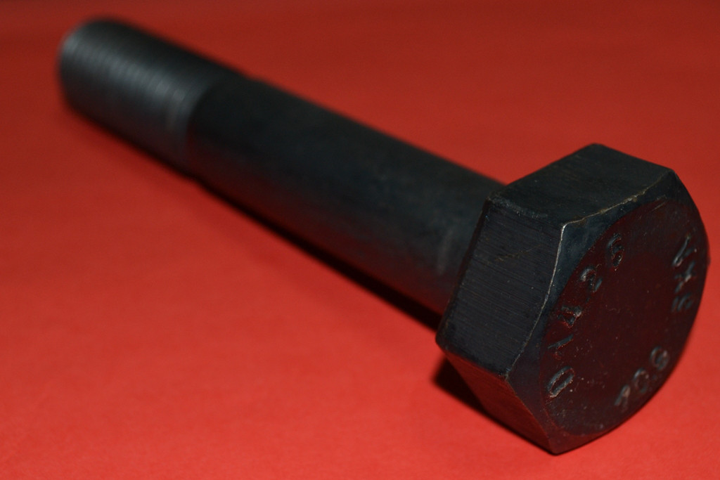 Купити Болт М18 ГОСТ Р52644-2006 клас міцності 10.9 з шестигранною ...