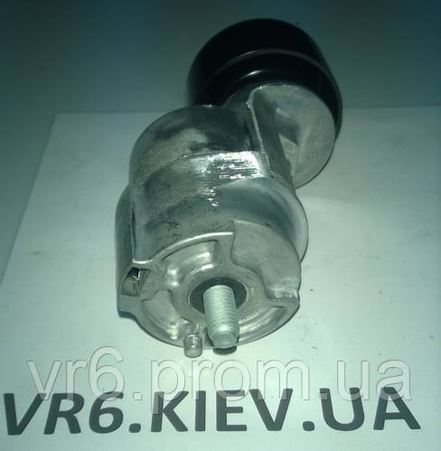 Ролик с натяжителем ремня генератора HYUNDAI ix35, Tucson, Sonata ...