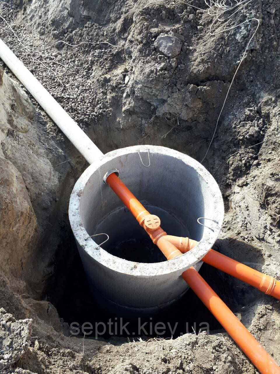 Купить Герметичная емкость для канализации под ключ из гидробетона ...