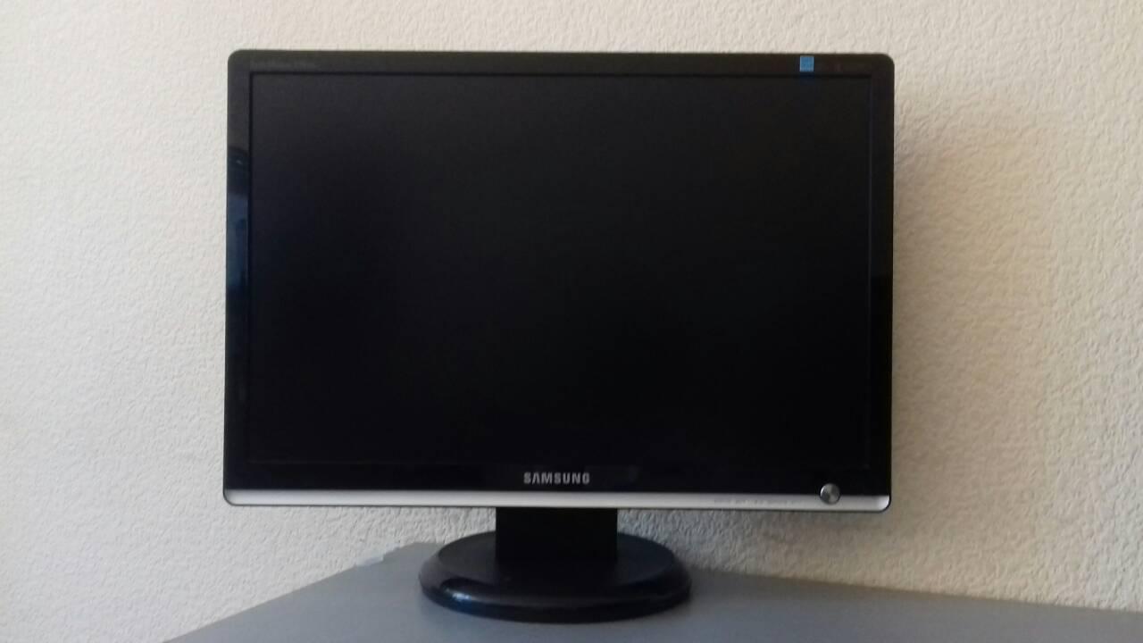 Монитор 22 дюйма - samsung 226bw: продажа, цена в Чернигове. Мониторы ...