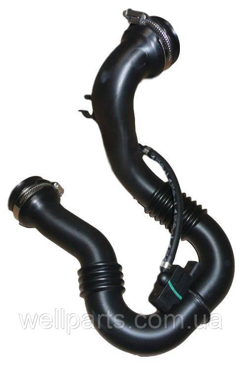 Патрубок интеркулера на Рено Трафик 2 2.0 dCI M9R Renault 8201068612 ...