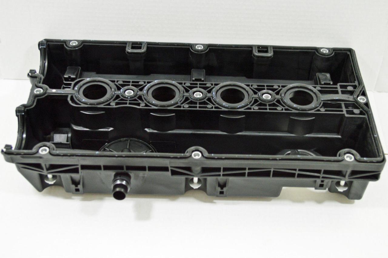 Кришка клапанів ГБЦ GM 55556284 Z16XEP Z16XE1 OPEL Astra-G/H Zafira-A/B ...