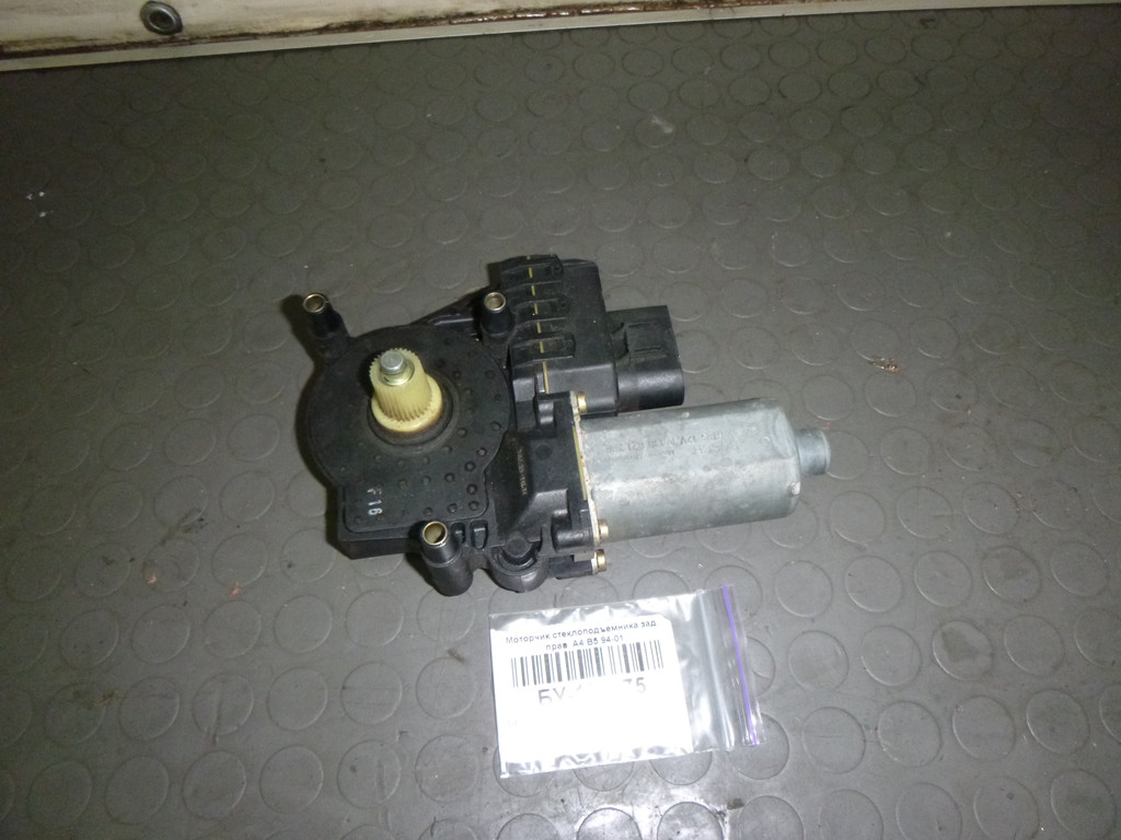 Моторчик Стеклоподъемника Заднего Правого Audi A4 B5 1994-2001 (Ауди А4 ...