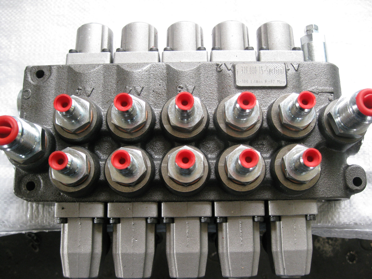 Гидрораспределитель выносных опор Galtech Q75 (Италия) автокранов ...