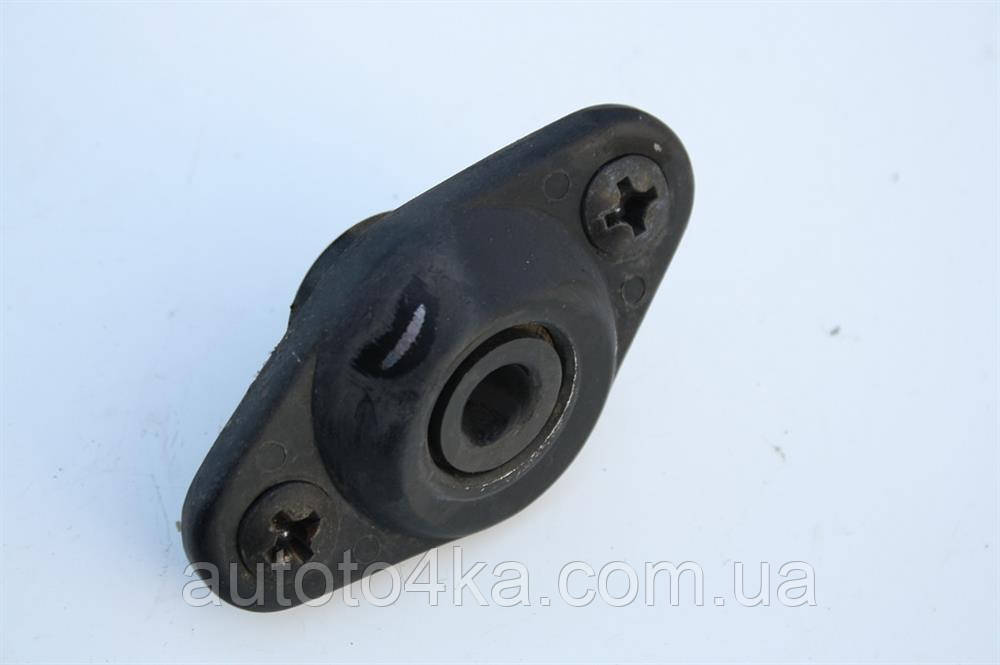 Напрямна зсувних дверей (втулка) Фольксваген Т4 VAG 701843637: продаж ...