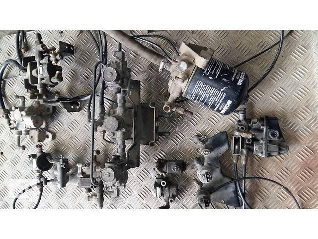 Купити Осушувач повітря в зборі 1441751 Scania (Сканія) Scania 144 ...