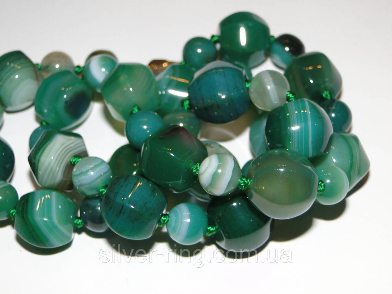 Очаровательный зеленый агат купить в Украине