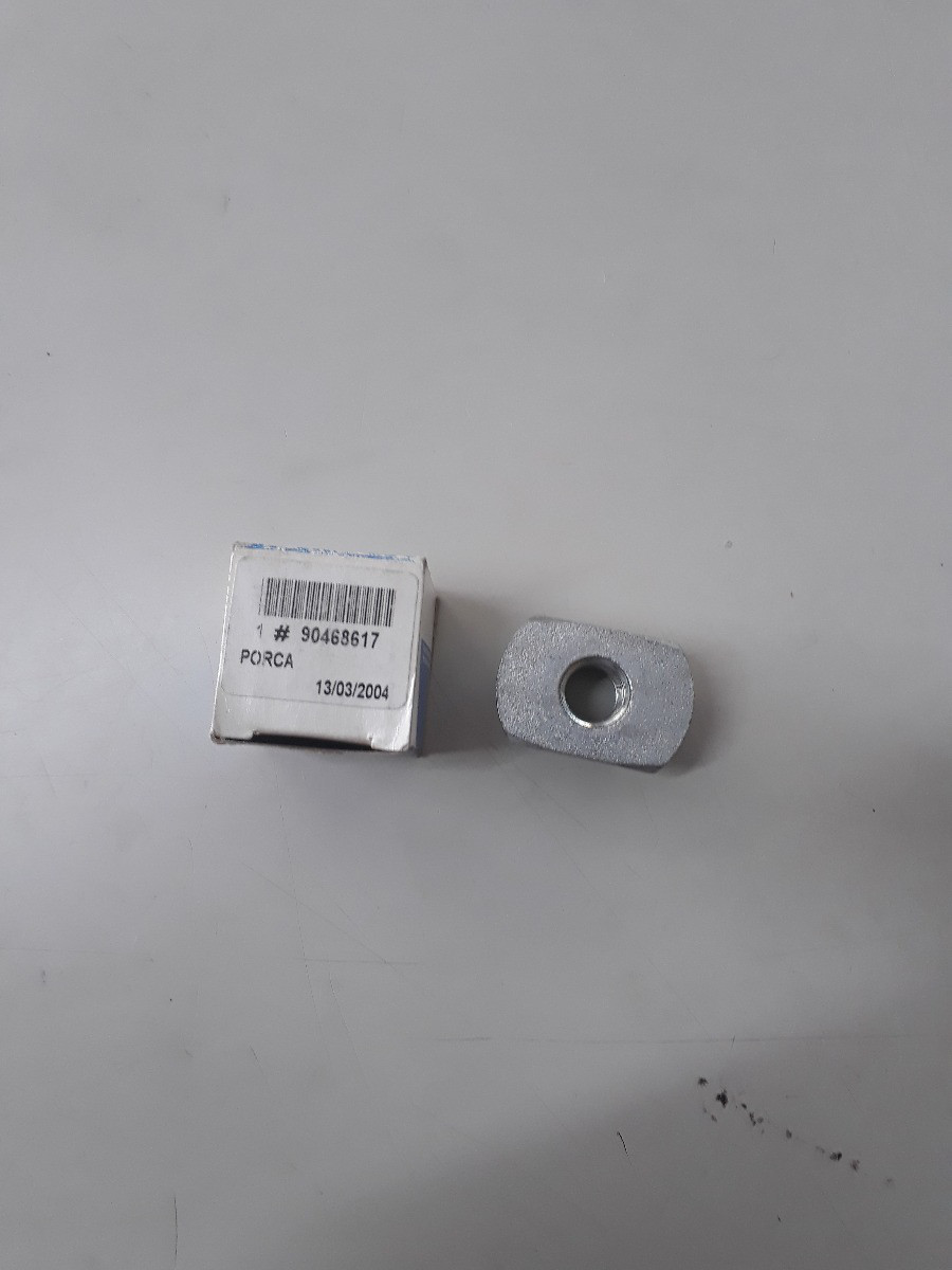 Гайка M12 X 1.5 mm болта крепления подрамника (передней балки) GM ...