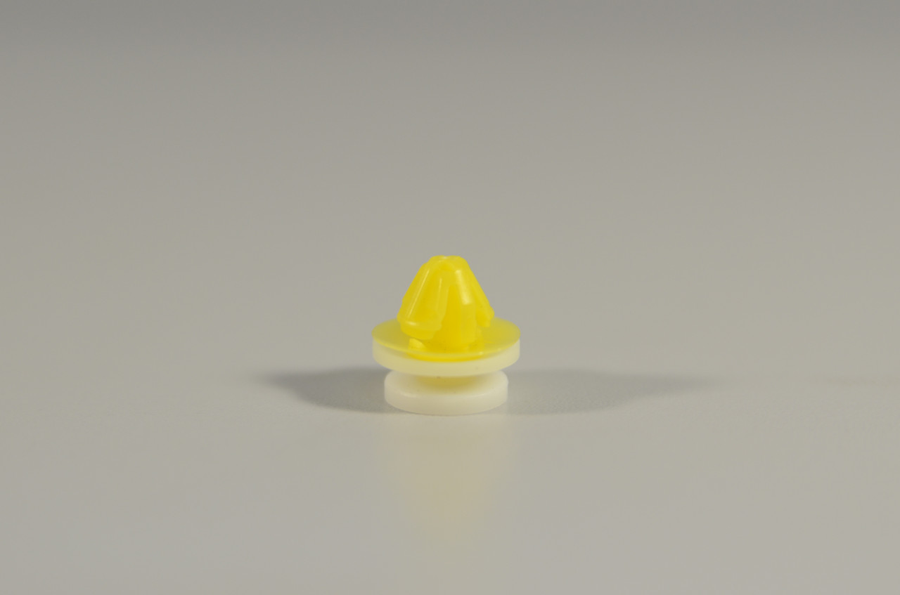 Клипса крепления обшивки на Renault Trafic II 01->2014 - Renault ...