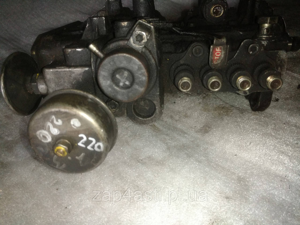 ТНВД Mercedes Benz Bus 2.3D M601 207D-410 81-95 6010702201 0400074905 ...