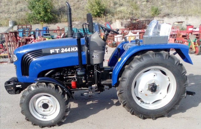 Купить Трактор Foton LOVOL FT-244 HRX (24 л.с.; 4х4; гидроусилитель руля), цена 284620 грн ...