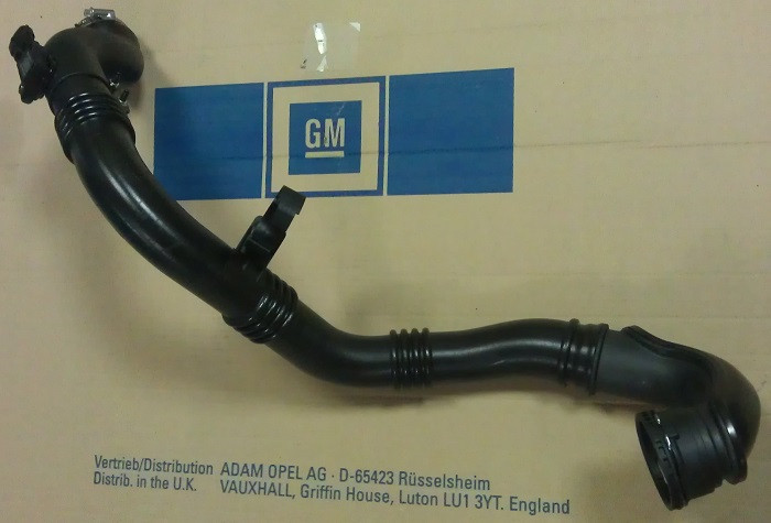Патрубок интеркулера выпускной GM 13398479 A14NEL A14NET OPEL Astra-J ...