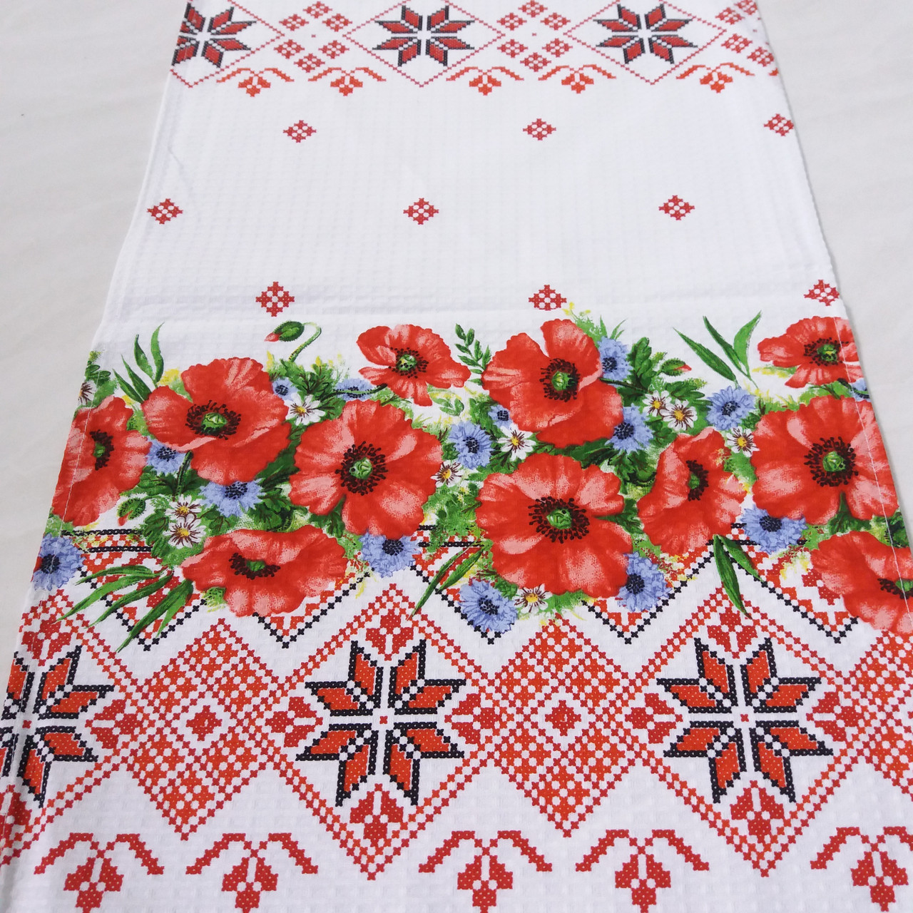 Готовое вафельное полотенце с густыми маками и красным украинским ...