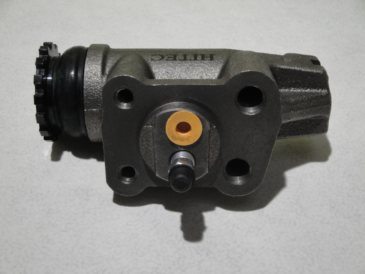 Купить Цилиндр тормoзной переднего моста левый MITSUBISHI CANTER FUSO ...