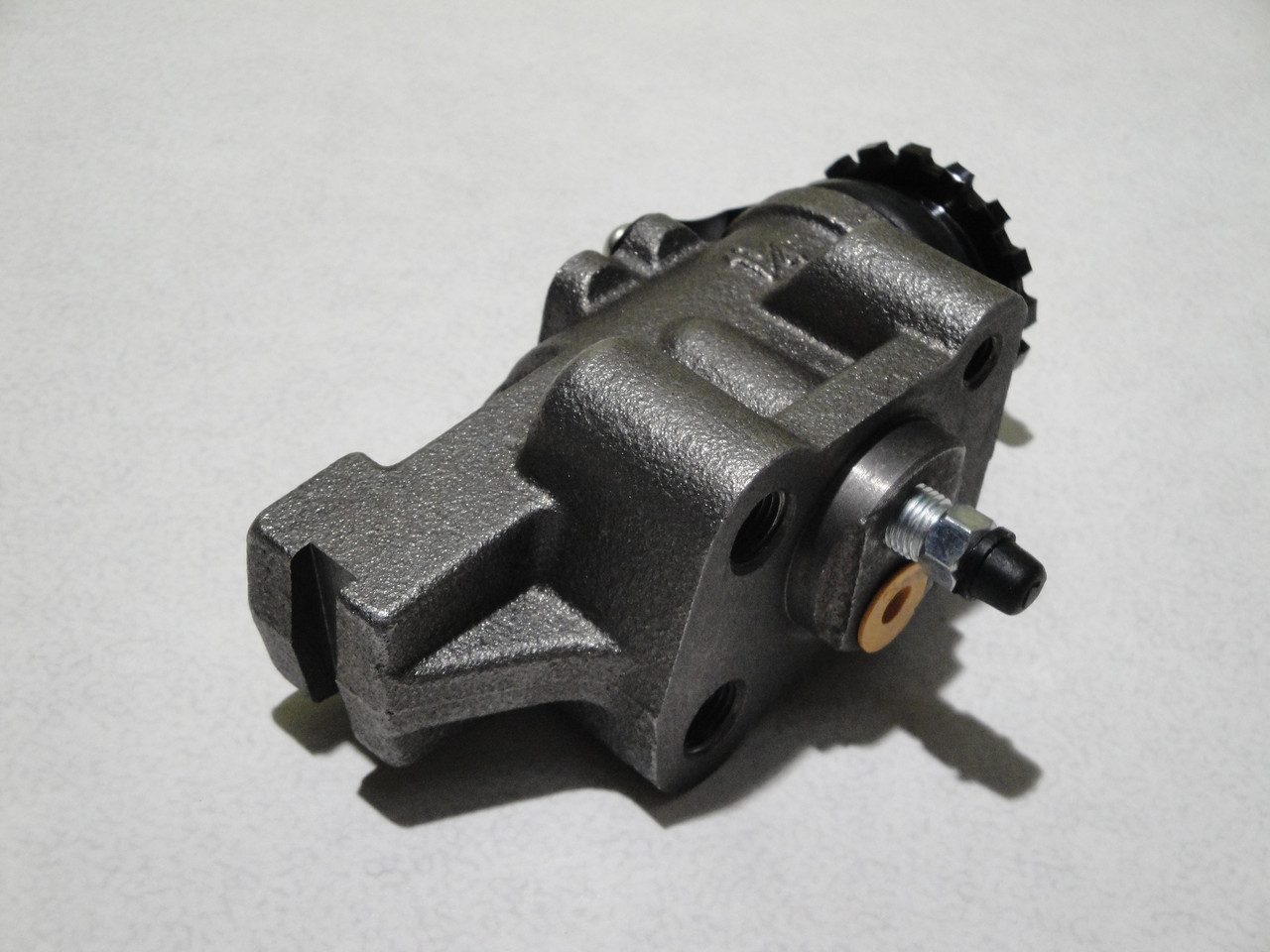 Купить Цилиндр тормoзной переднего моста левый MITSUBISHI CANTER FUSO ...