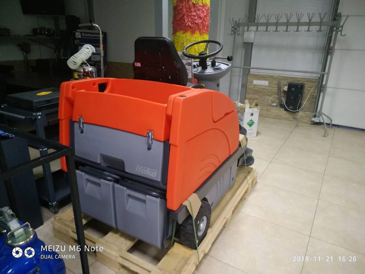 Купити Підмітальна машина HAKO Sweepmaster B980R (АКБ), ціна 582000 грн ...