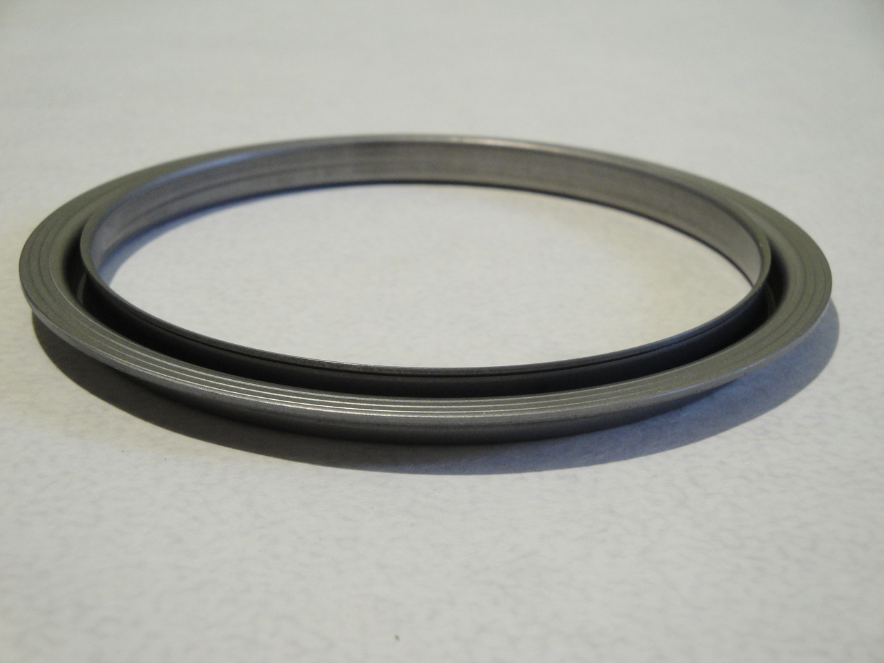 Купить Шайбу маслоотражателя двигателя MITSUBISHI CANTER FUSO (ME017240 ...