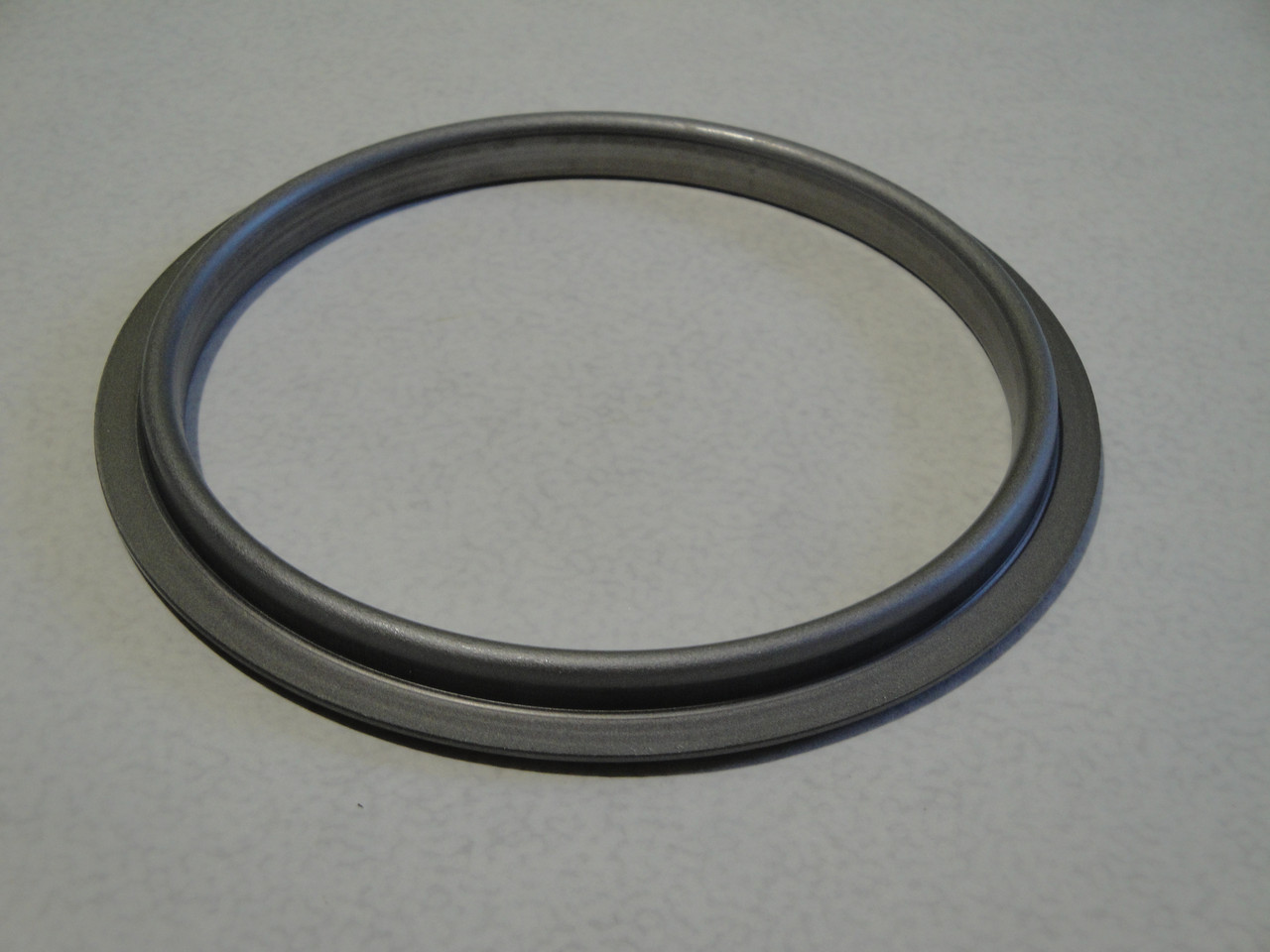 Купить Шайбу маслоотражателя двигателя MITSUBISHI CANTER FUSO (ME017240 ...