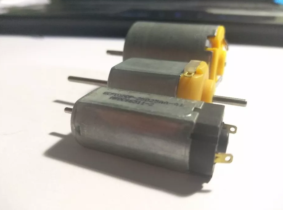 Електродвигун 280/DC motor 280 циліндр (4-8,4V) 7,4V 22500 rpm (ID ...