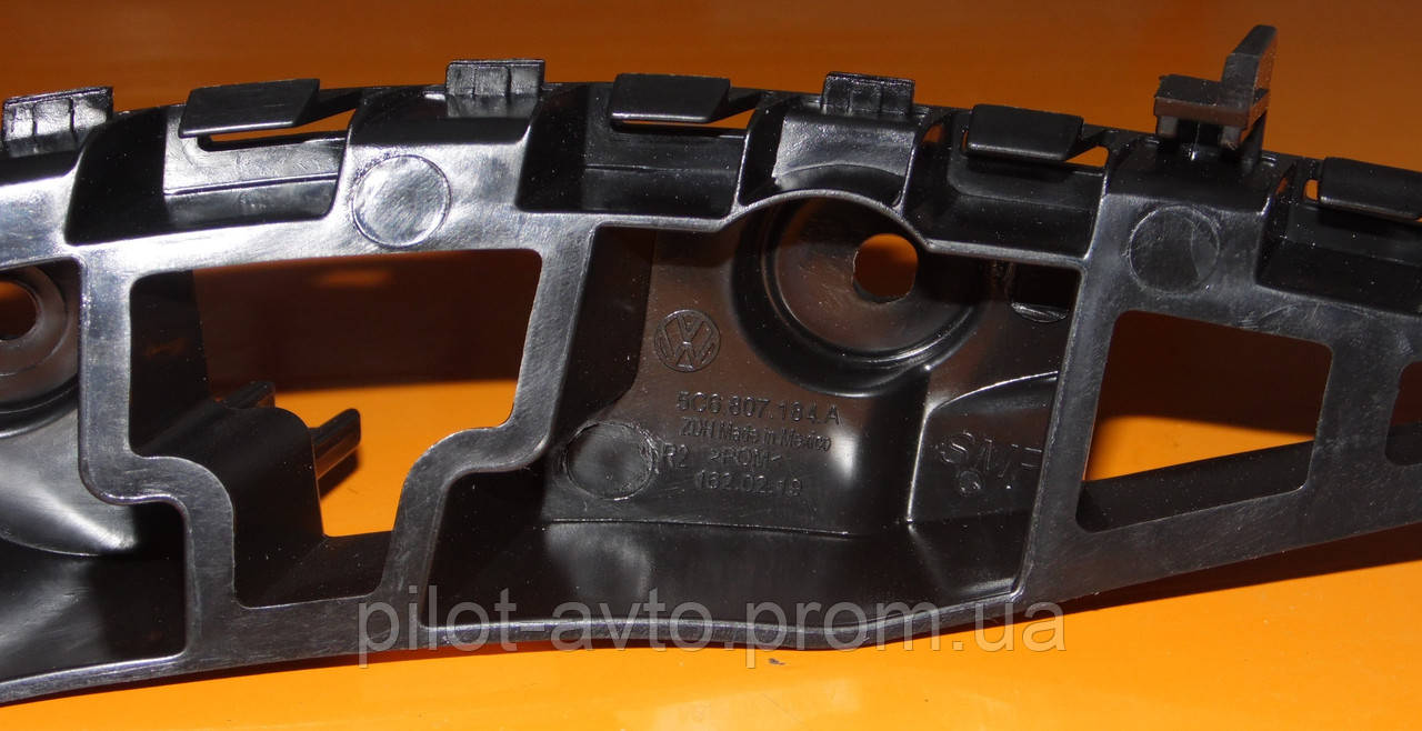 Купити Кріплення бампера справа VAG 5C6-807-184-A VW JETTA III 2005 ...