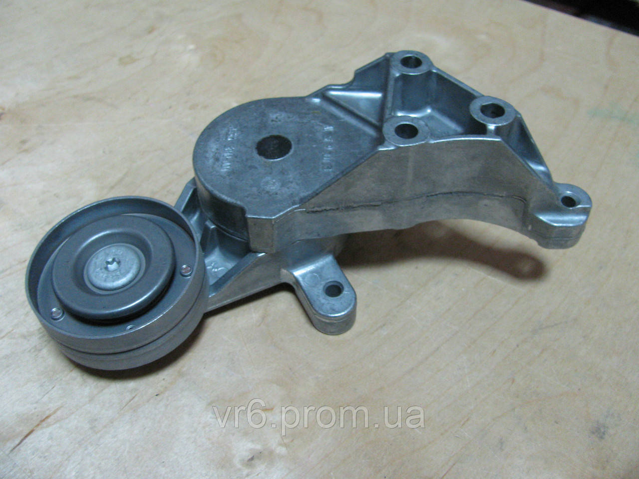 Натяжитель ремня генератора Volkswagen Bora, Golf, Polo 038903315K ...
