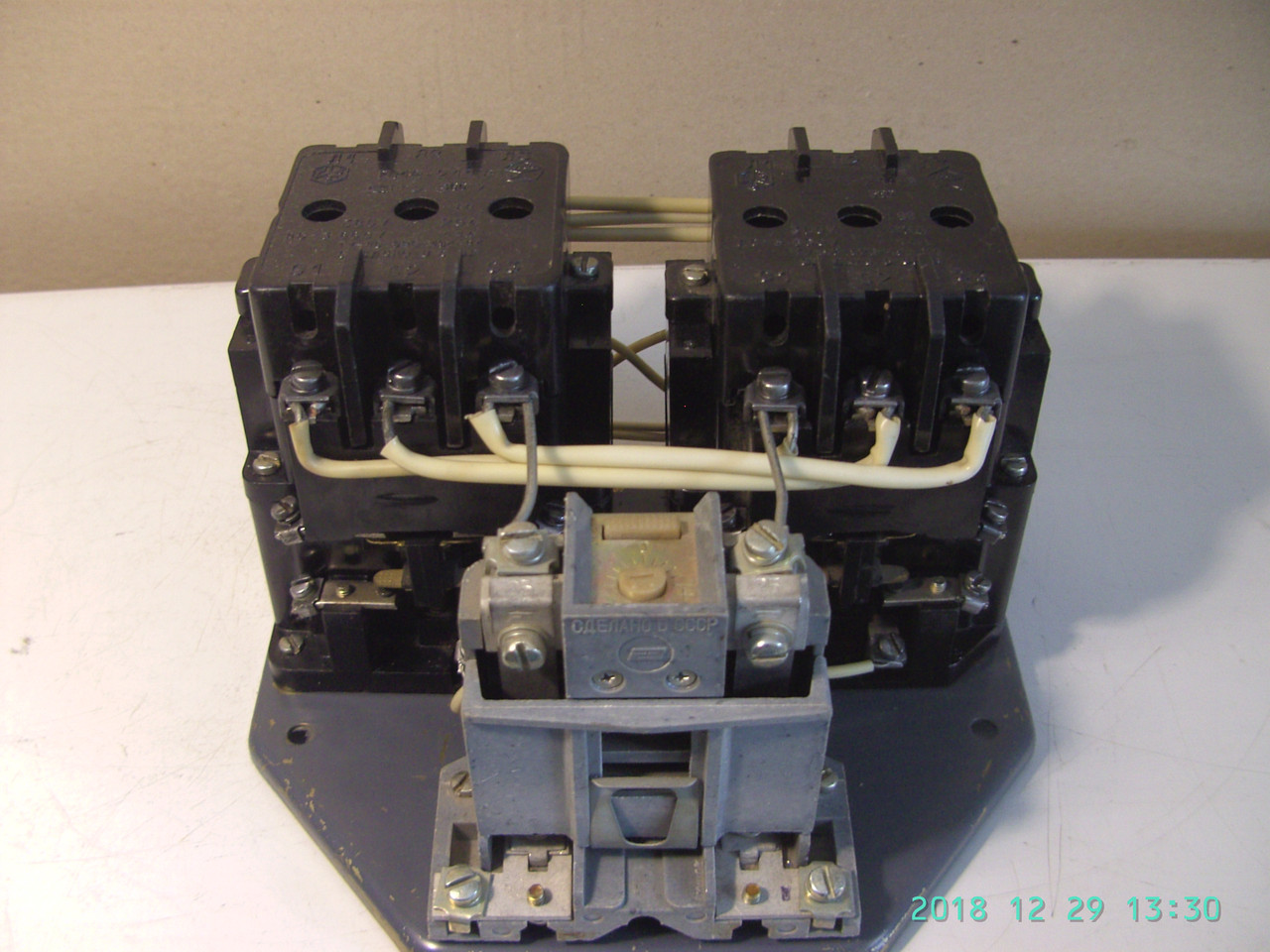 Магнитный пускатель ПМЕ 214 номинальный ток 25А реверс с тепловым реле на 25А катушка