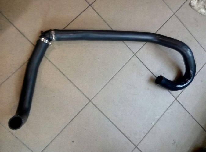 Патрубок резиновый системы охлаждения верхний на IVECO DAILY 3.0CNG/3 ...