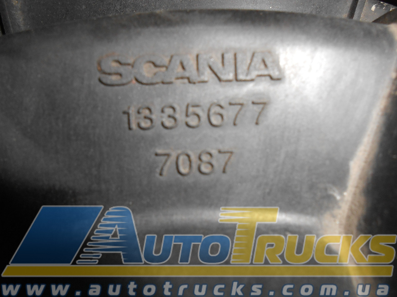 Купити Корпус повітряного фільтра Б/у для Scania 4-5 серія (1335677 ...