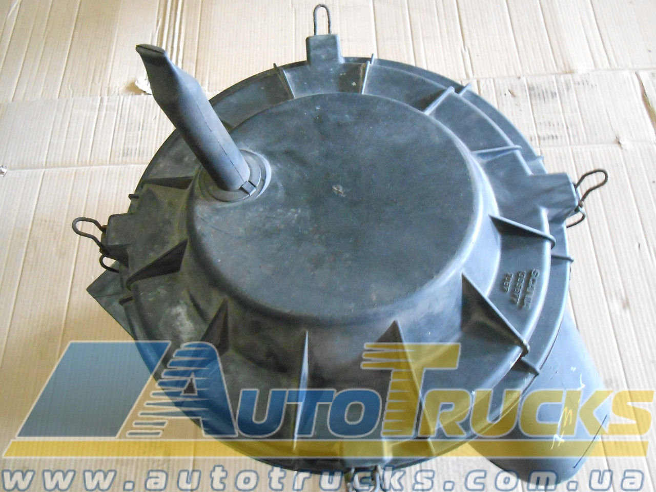 Купити Корпус повітряного фільтра Б/у для Scania 4-5 серія (1335677 ...