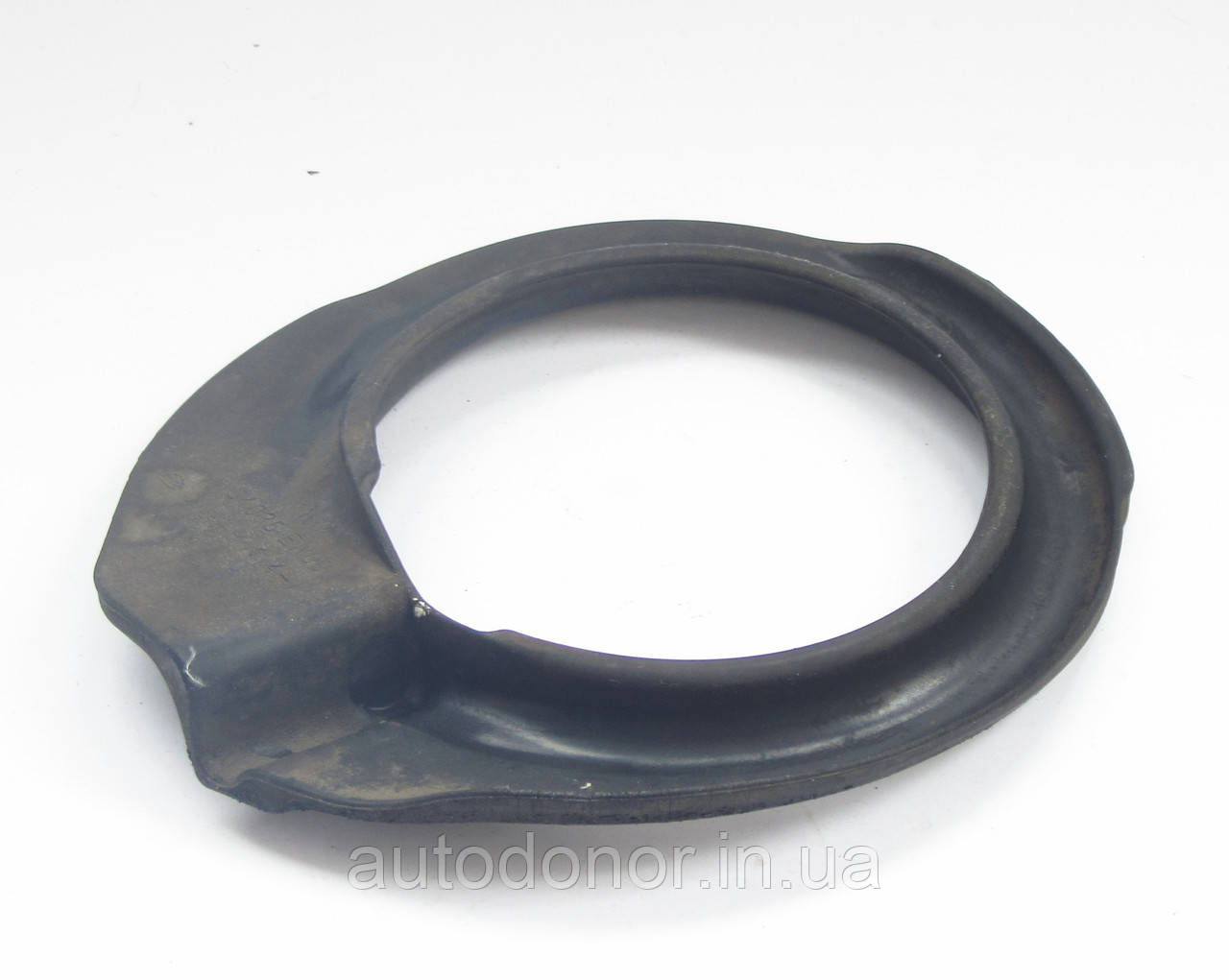 Резиновая тарелка пружины передней подвески нижняя Nissan Leaf ZE0 ...
