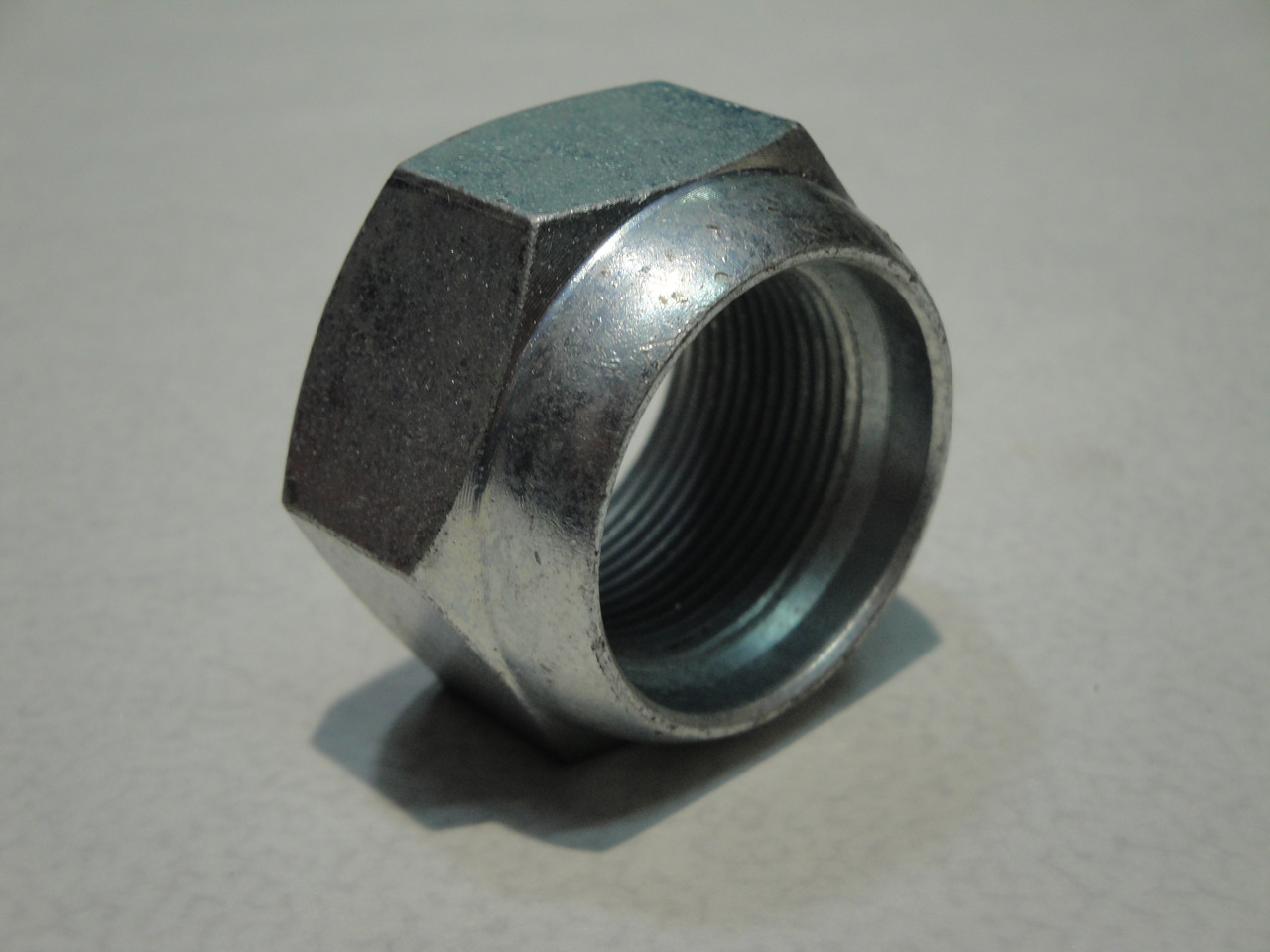 Купить Гайка колесная задняя левая MITSUBISHI CANTER FUSO 449/659/859 ...